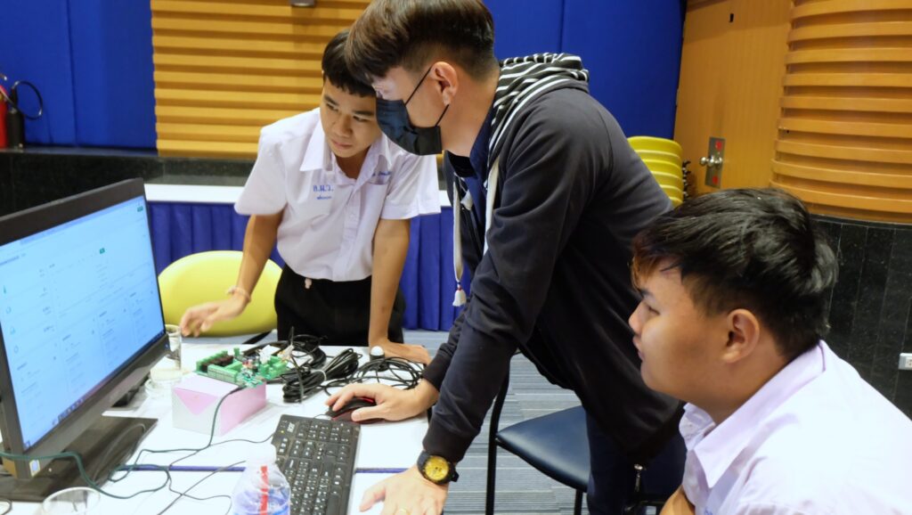 เนคเทค ร่วมกับ มูลนิธิ ซี.ซี.เอฟ. จัดอบรม HandySense เสริมทักษะ 6 ...